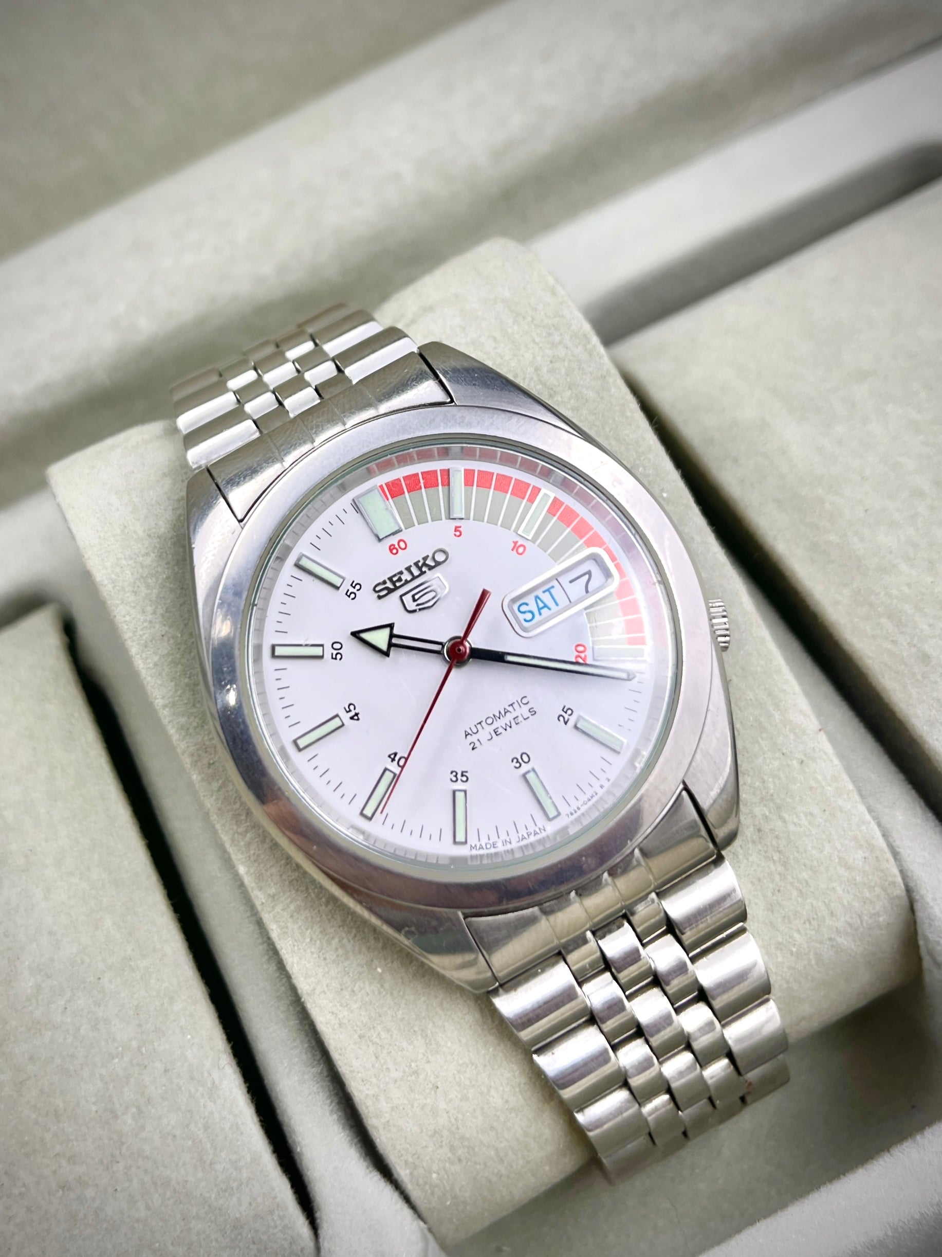 Watch it Move – Watch It Move