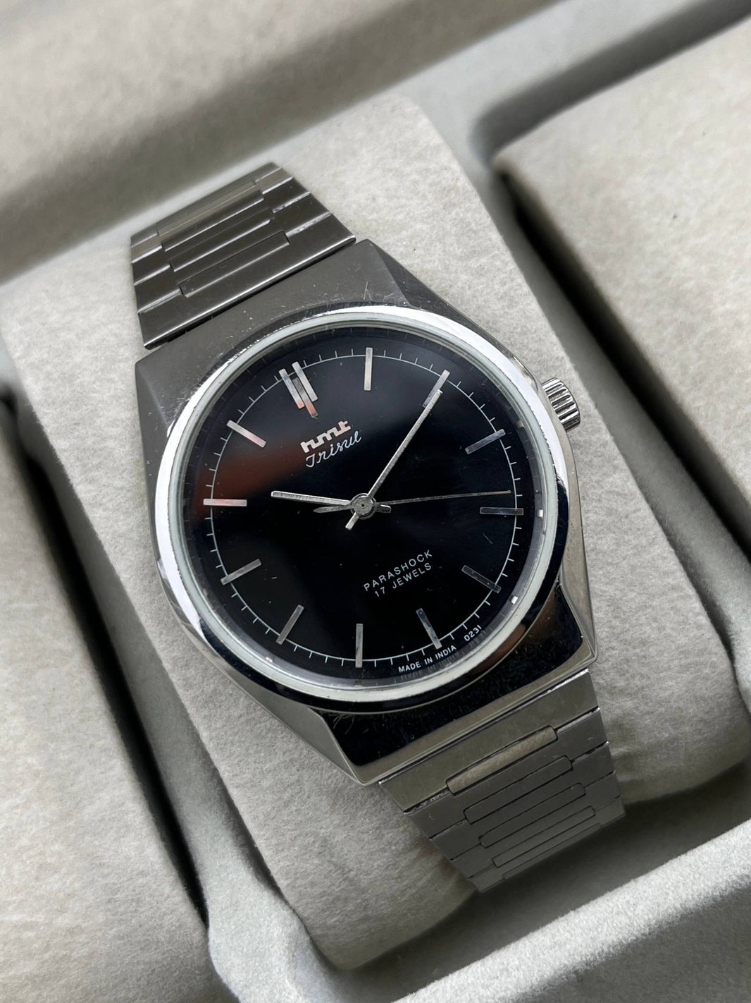 HMT – Watch It Move