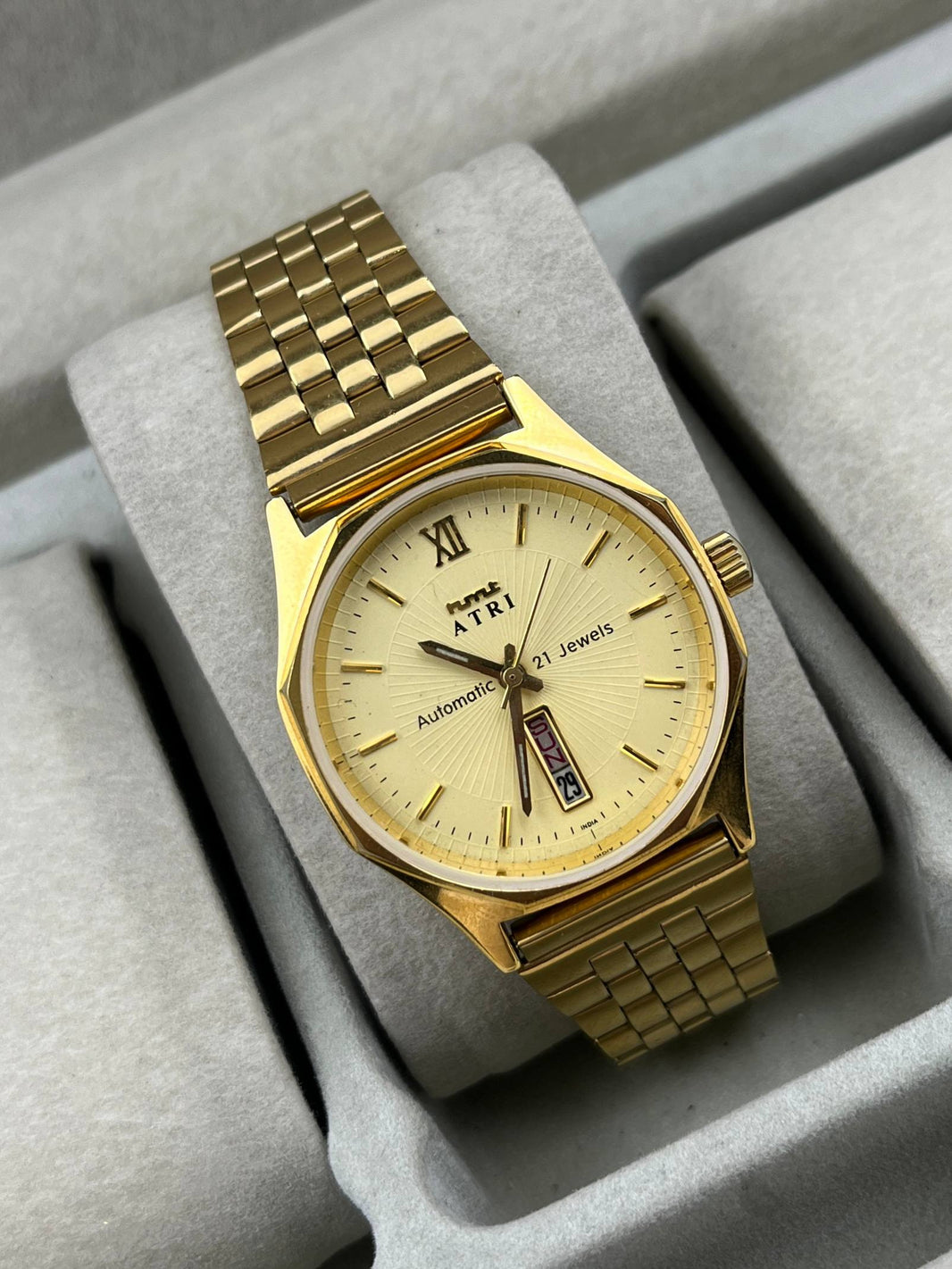 HMT – Watch It Move